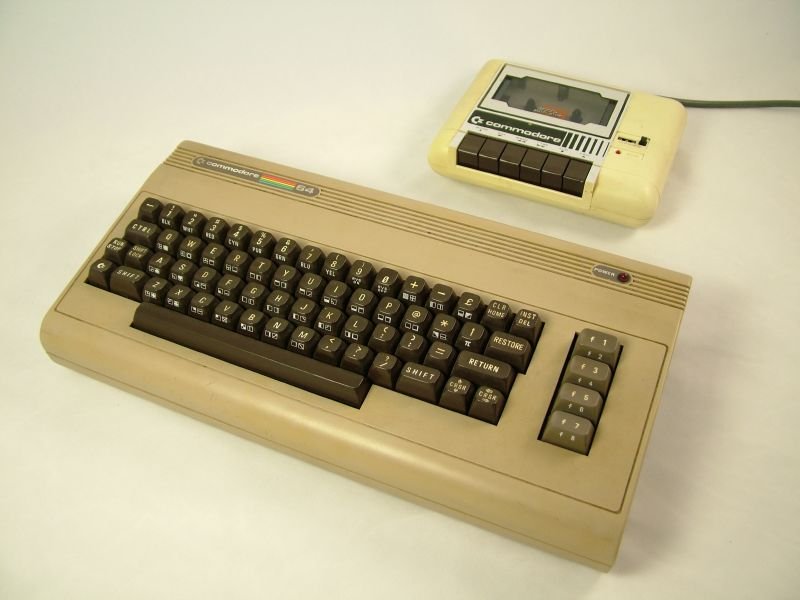 Verdens første multiplayer, internet-spil til C64 – Newz